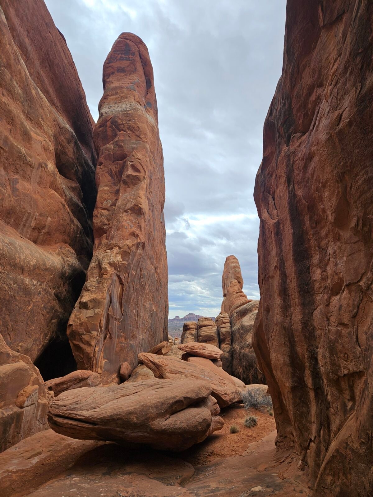 Krill and Lomatium Canyons, Arches NP, Utah – Girl on a rope