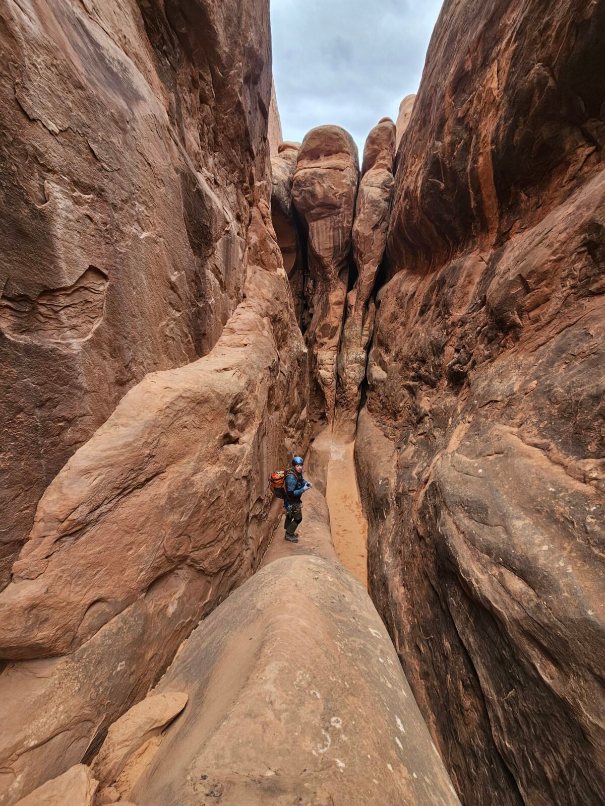 Krill and Lomatium Canyons, Arches NP, Utah – Girl on a rope